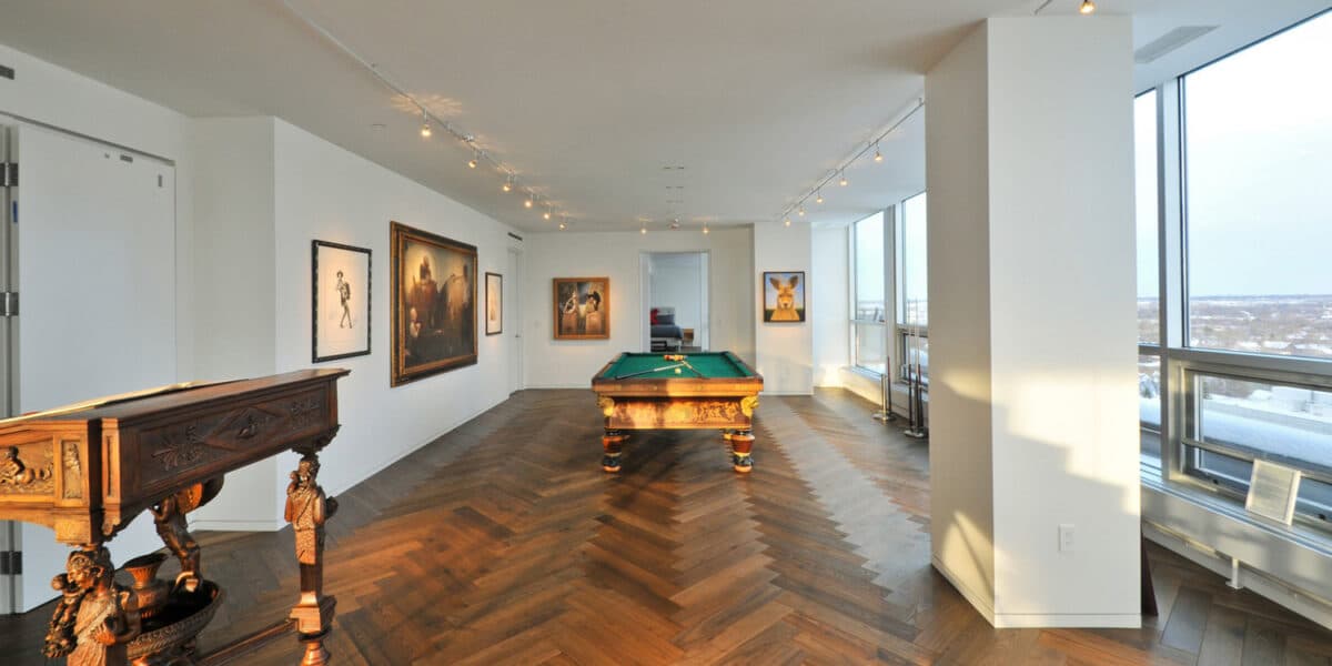 Water-Based vs. Oil-Based Polyurethane Hardwood Floor Finish - Rustic ...